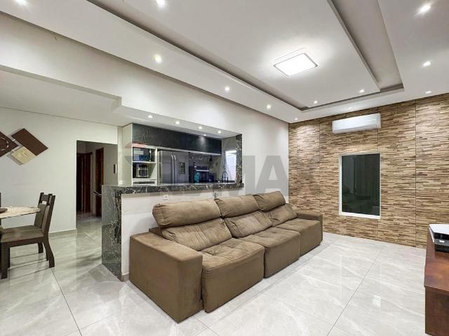 Casa para venda em Jardim Dom Henrique em Botucatu São Paulo de 230.00m² com 3 Quartos e 3 Garagens