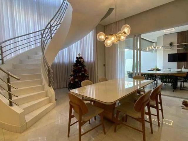 Casa para venda em Jardim Dona Regina de 337.00m² com 3 Quartos, 3 Suites e 6 Garagens