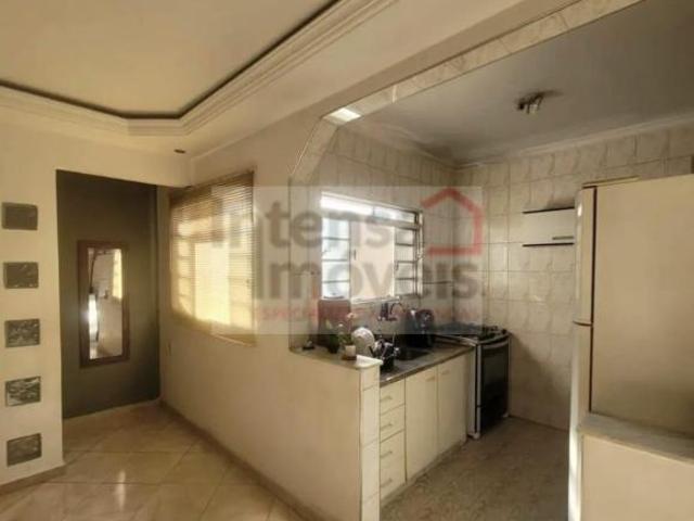 Casa para venda em Jardim Dos Estados de 150.00m² com 3 Quartos, 1 Suite e 2 Garagens