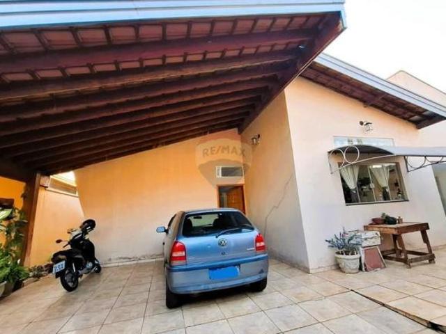 Casa para venda em Jardim Dos Manacás de 196.00m² com 3 Quartos, 1 Suite e 2 Garagens