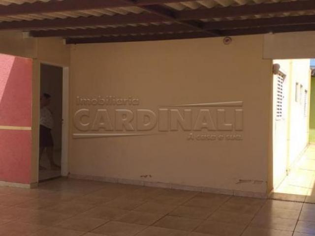 Casa para venda em Jardim Dos Oitis de 128.00m² com 2 Quartos, 1 Suite e 2 Garagens