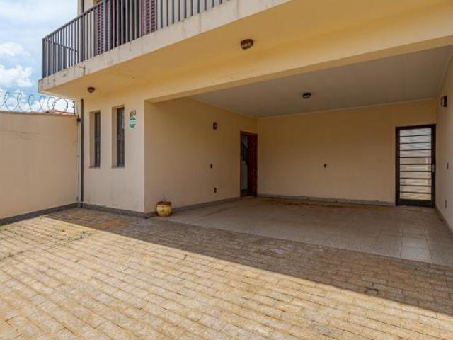 Casa para venda em Jardim Eulina com 3 quartos, sendo 1 suíte, 252m²