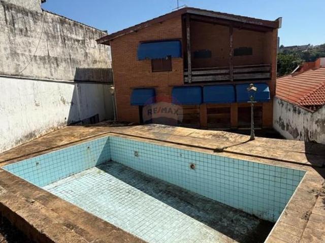 Casa para venda em Jardim Europa de 406.00m² com 4 Quartos, 1 Suite e 6 Garagens