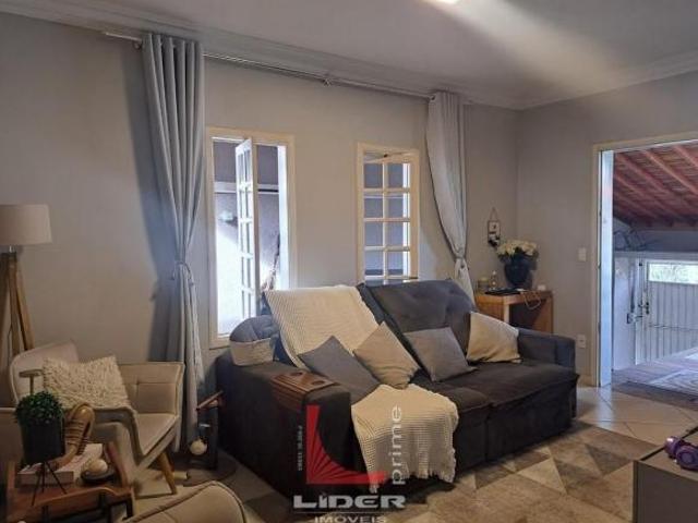 Casa para venda em Jardim Europa de 185.00m² com 3 Quartos e 4 Garagens