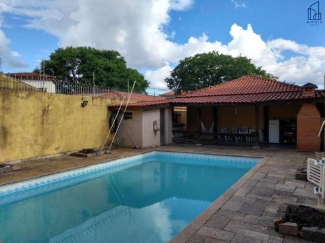 Casa para venda em Jardim Europa de 220.00m² com 3 Quartos, 1 Suite e 4 Garagens