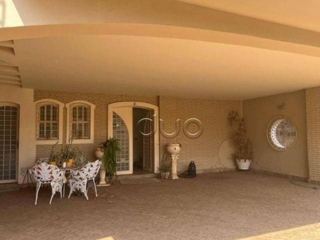 Casa para venda em Jardim Europa de 235.00m² com 4 Quartos, 4 Suites e 3 Garagens