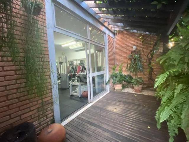 Casa para venda em Jardim Europa de 270.00m² com 1 Quarto e 4 Garagens