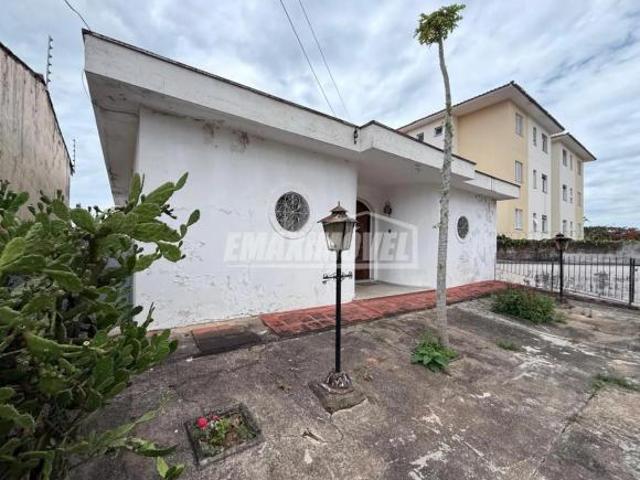 Casa para venda em Jardim Europa de 282.00m² com 5 Quartos, 1 Suite e 2 Garagens