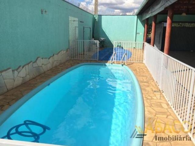 Casa para venda em Embare de 210.00m² com 3 Quartos e 4 Garagens