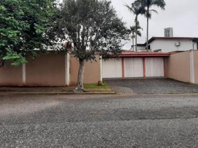 Casa para venda em Jardim Emília de 282.00m² com 4 Quartos e 6 Garagens