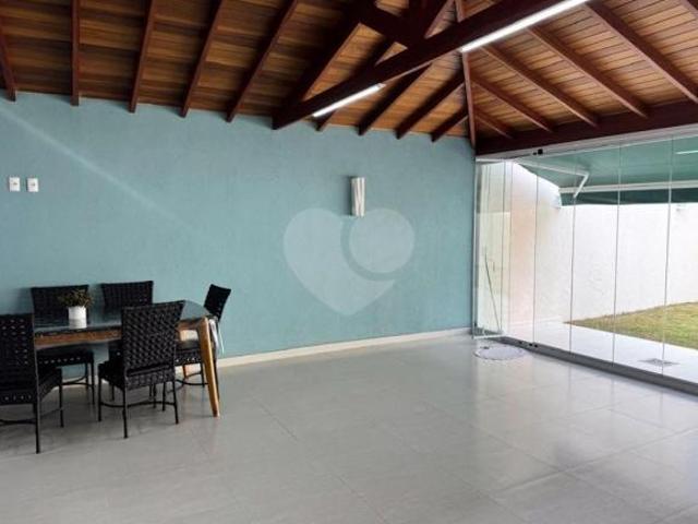 Casa para venda em Jardim Ermida I de 189.00m² com 3 Quartos, 3 Suites e 5 Garagens