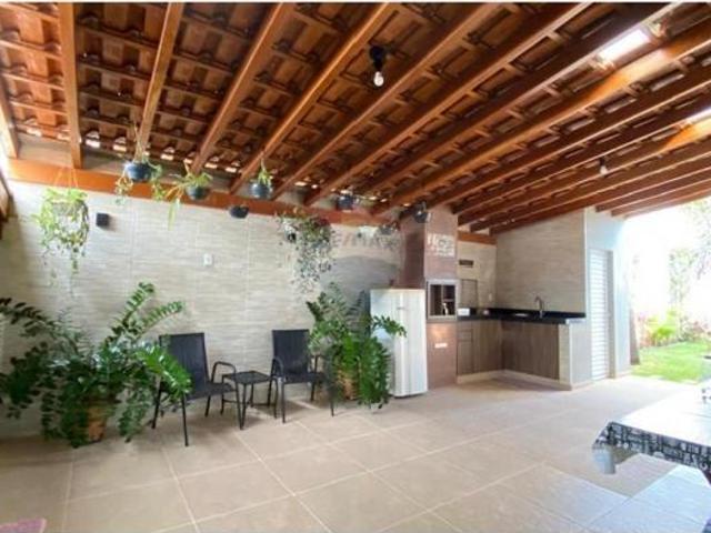 Casa para venda em Jardim Esplanada de 219.96m² com 3 Quartos, 1 Suite e 3 Garagens