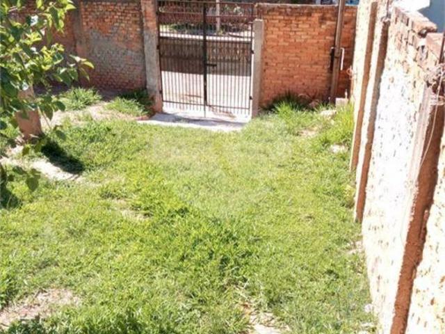 Casa para venda em Jardim Estádio de 100.00m² com 2 Quartos e 2 Garagens
