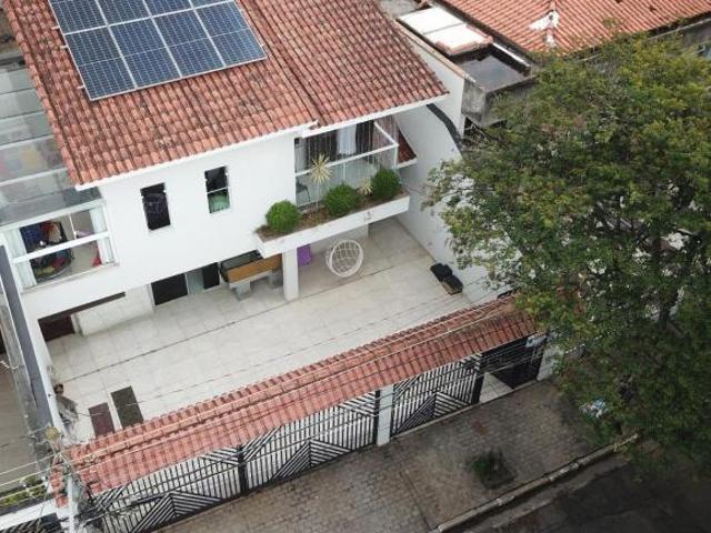 Casa para venda em Jardim Guapira com 3 quartos, sendo 2 suítes, 235m²