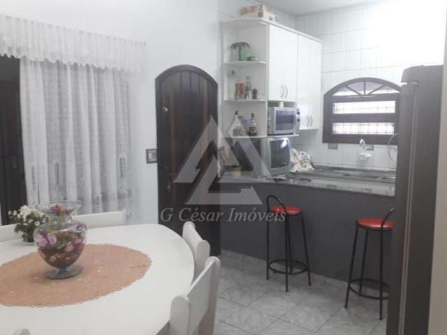 Casa para venda em Jardim Guapituba de 184.00m² com 3 Quartos, 1 Suite e 2 Garagens