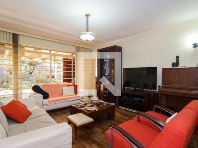 Casa para venda em Jardim Guedala de 350.00m² com 3 Quartos, 1 Suite e 2 Garagens
