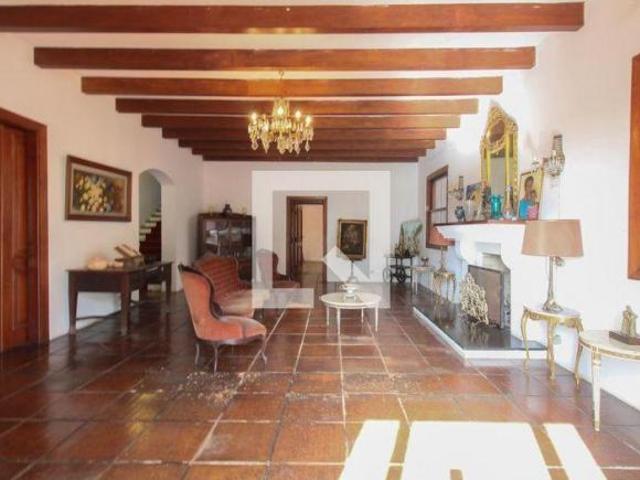 Casa para venda em Jardim Guedala de 461.00m² com 4 Quartos, 2 Suites e 2 Garagens