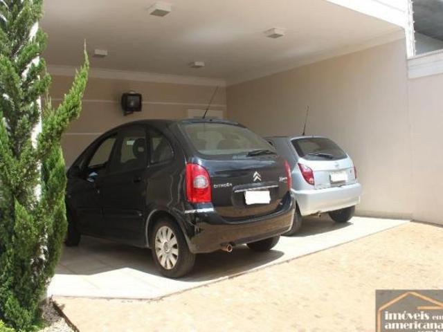 Casa para venda em Jardim Gloria de 330.00m² com 4 Quartos, 4 Suites e 4 Garagens