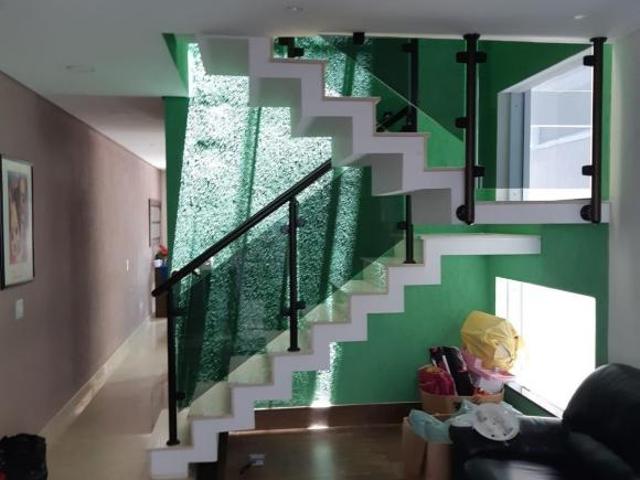 Casa para venda em Jardim Graziela de 225.00m² com 4 Quartos, 1 Suite e 2 Garagens