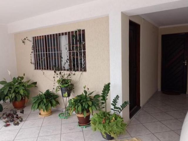 Casa para venda em Jardim Heloisa de 228.00m² com 3 Quartos, 1 Suite e 2 Garagens