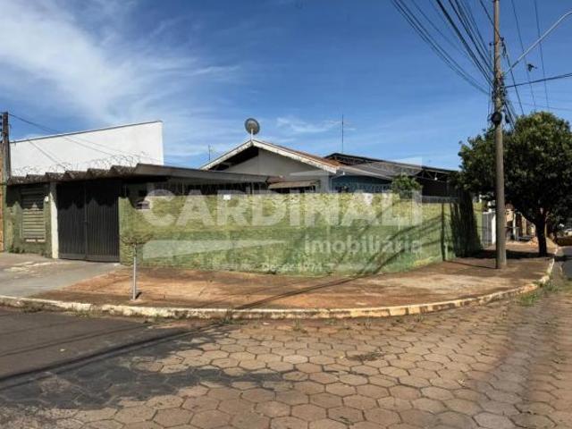 Casa para venda em Jardim Higienópolis de 210.00m² com 2 Quartos e 2 Garagens