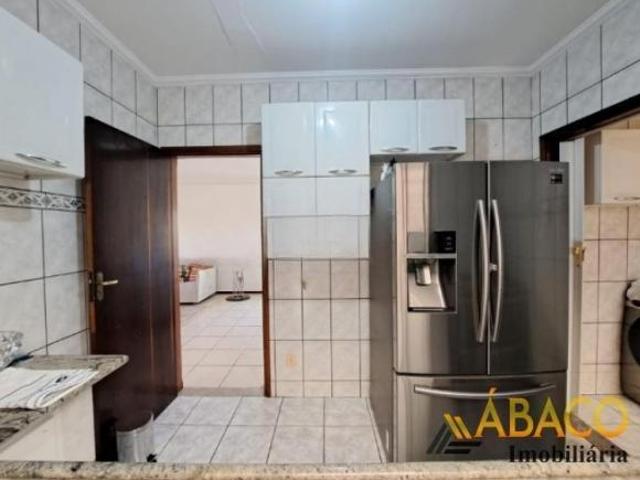 Casa para venda em Jardim Hikari de 100.00m² com 3 Quartos, 1 Suite e 2 Garagens