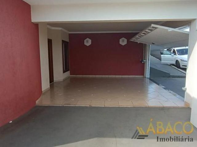 Casa para venda em Jardim Hikari de 209.00m² com 3 Quartos, 1 Suite e 3 Garagens