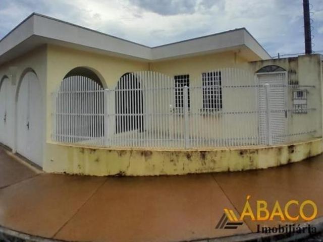 Casa para venda em Jardim Hikari de 217.00m² com 4 Quartos, 1 Suite e 2 Garagens