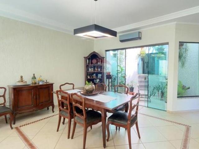 Casa para venda em Jardim Itamarati de 190.00m² com 3 Quartos, 1 Suite e 2 Garagens