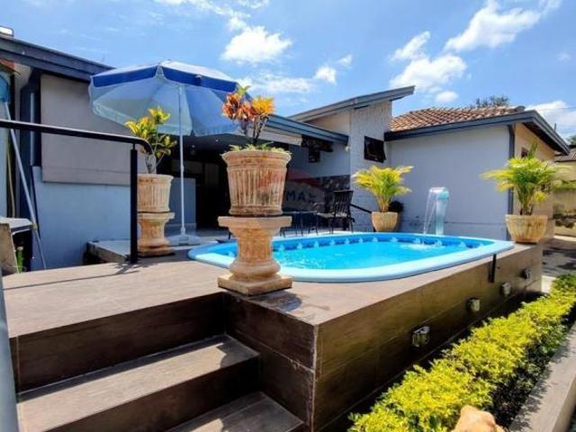 Casa para venda em Jardim Itamaraty de 140.00m² com 4 Quartos, 1 Suite e 6 Garagens