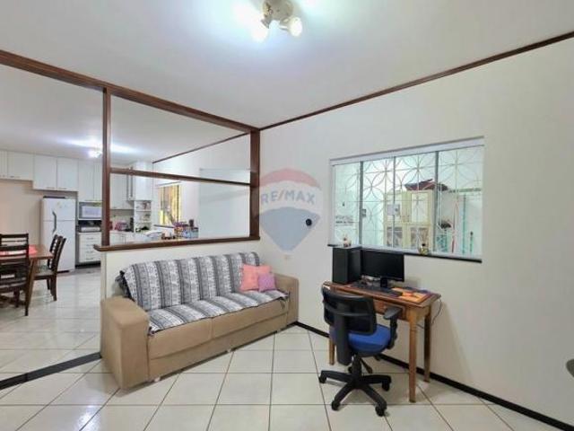 Casa para venda em Jardim Itamaraty de 194.03m² com 3 Quartos, 1 Suite e 2 Garagens