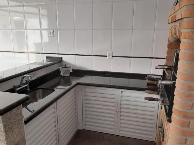 Casa para venda em Jardim Itanguá de 207.00m² com 3 Quartos, 1 Suite e 2 Garagens