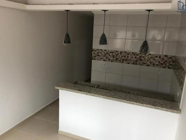 Casa para venda em Jardim Itália de 55.00m² com 2 Quartos e 1 Garagem