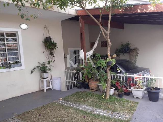 Casa para venda em Jardim Itália de 90.00m² com 3 Quartos, 1 Suite e 2 Garagens