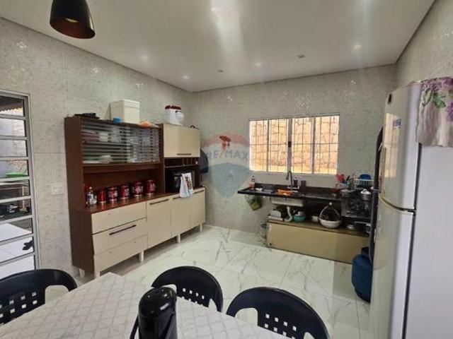 Casa para venda em Jardim Itália de 126.00m² com 3 Quartos, 1 Suite e 3 Garagens