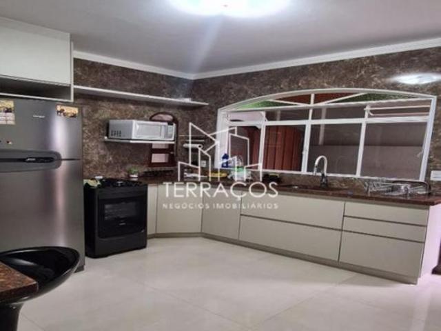 Casa para venda em Jardim Itália de 142.00m² com 3 Quartos, 1 Suite e 3 Garagens