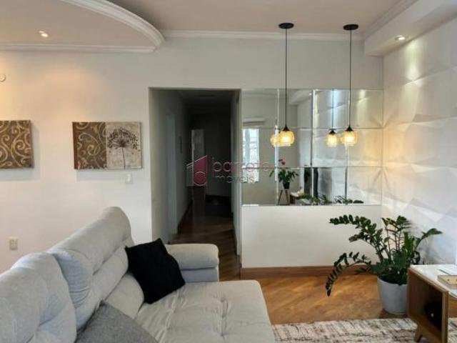 Casa para venda em Jardim Itália de 144.00m² com 3 Quartos, 1 Suite e 3 Garagens
