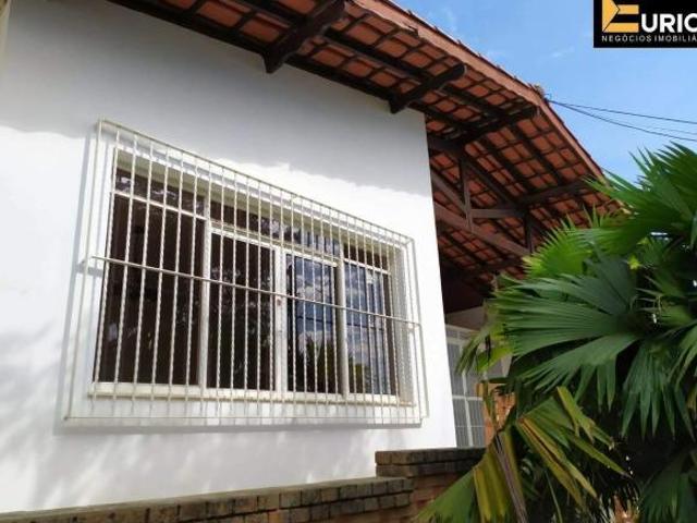 Casa para venda em Jardim Itália de 150.00m² com 3 Quartos, 1 Suite e 4 Garagens