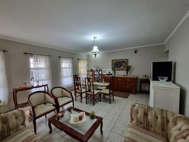 Casa para venda em Jardim Itália de 182.00m² com 3 Quartos, 1 Suite e 2 Garagens