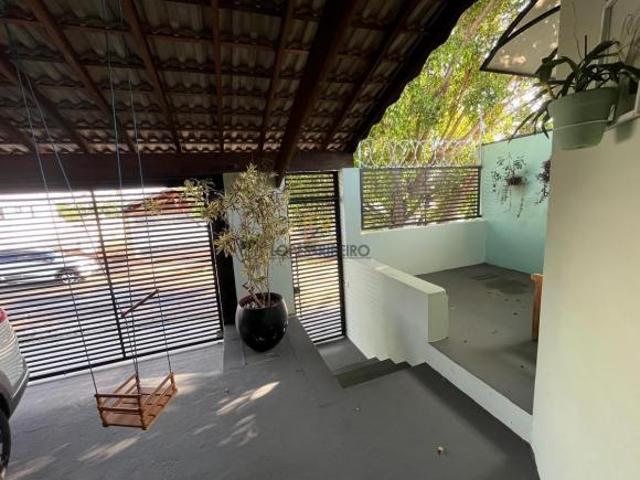 Casa para venda em Jardim Itália de 200.00m² com 2 Quartos, 1 Suite e 2 Garagens
