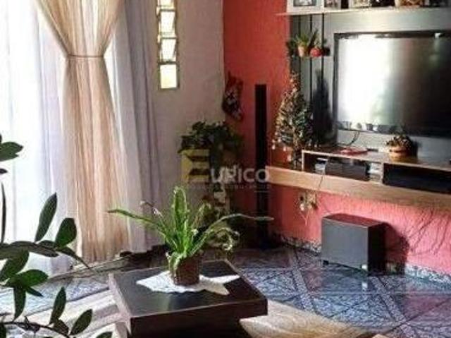Casa para venda em Jardim Itália de 240.00m² com 3 Quartos, 1 Suite e 10 Garagens