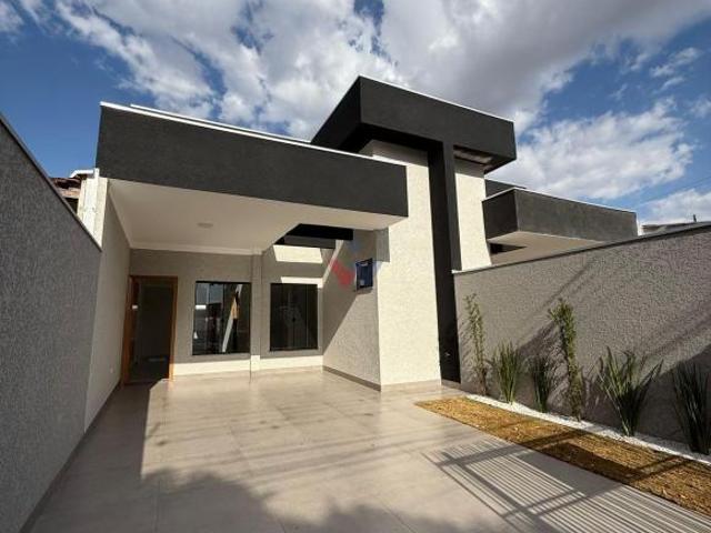 Casa para venda em Jardim Itaparica de 150.00m² com 3 Quartos, 1 Suite e 3 Garagens