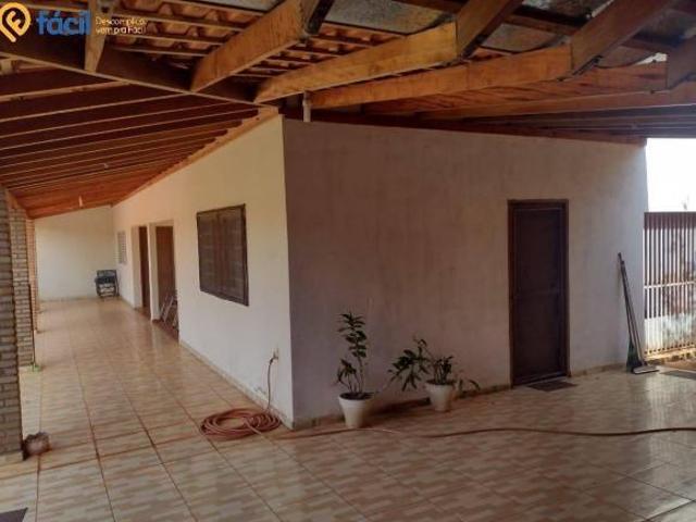 Casa para venda em Jardim Itaparica de 350.00m² com 5 Quartos, 2 Suites e 2 Garagens