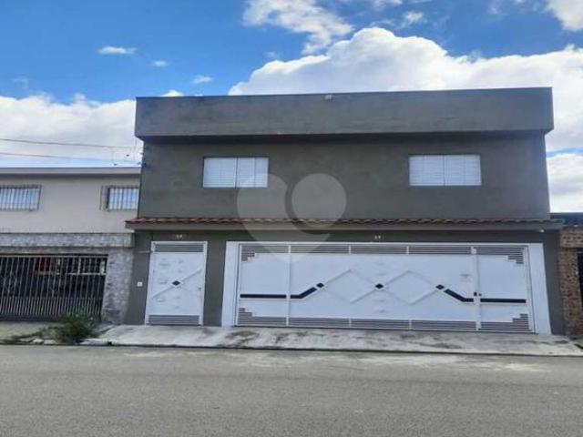 Casa para venda em Jardim Itapoan de 140.00m² com 6 Quartos, 1 Suite e 1 Garagem