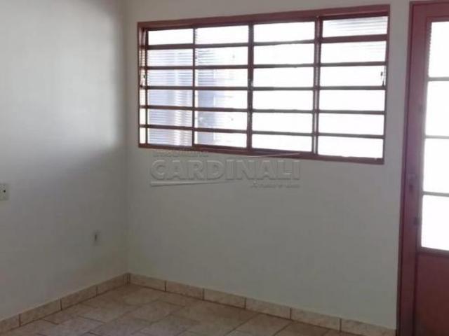 Casa para venda em Jardim Imperador de 252.00m² com 3 Quartos, 1 Suite e 2 Garagens