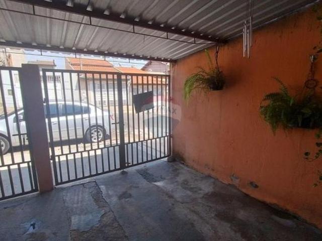 Casa para venda em Jardim Interlagos de 90.00m² com 2 Quartos e 2 Garagens