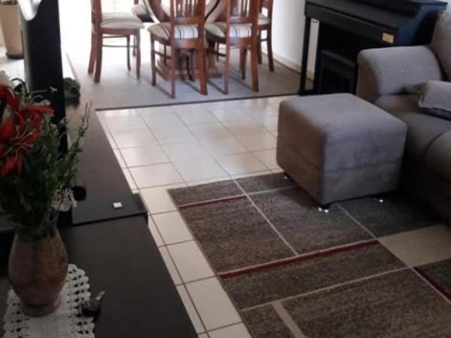 Casa para venda em Jardim Ipanema de 77.00m² com 3 Quartos, 1 Suite e 2 Garagens