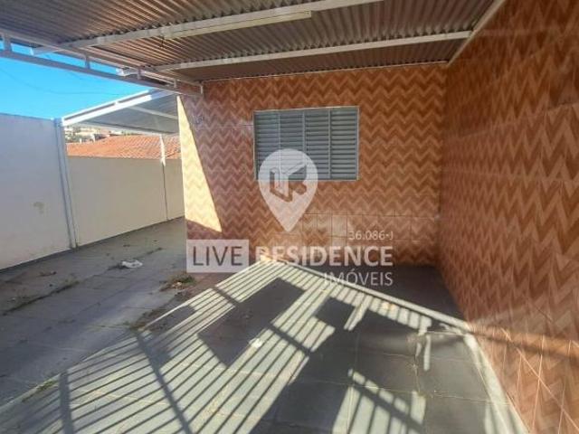 Casa para venda em Jardim Ipe de 85.00m² com 2 Quartos e 3 Garagens