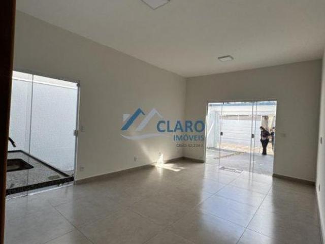 Casa para venda em Jardim Jandira de 137.00m² com 3 Quartos, 1 Suite e 2 Garagens