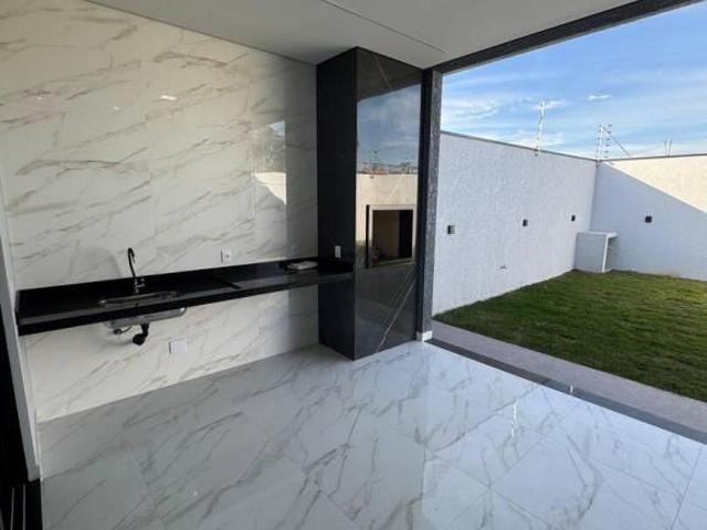 Casa para venda em Jardim Japão de 123.00m² com 3 Quartos, 1 Suite e 2 Garagens